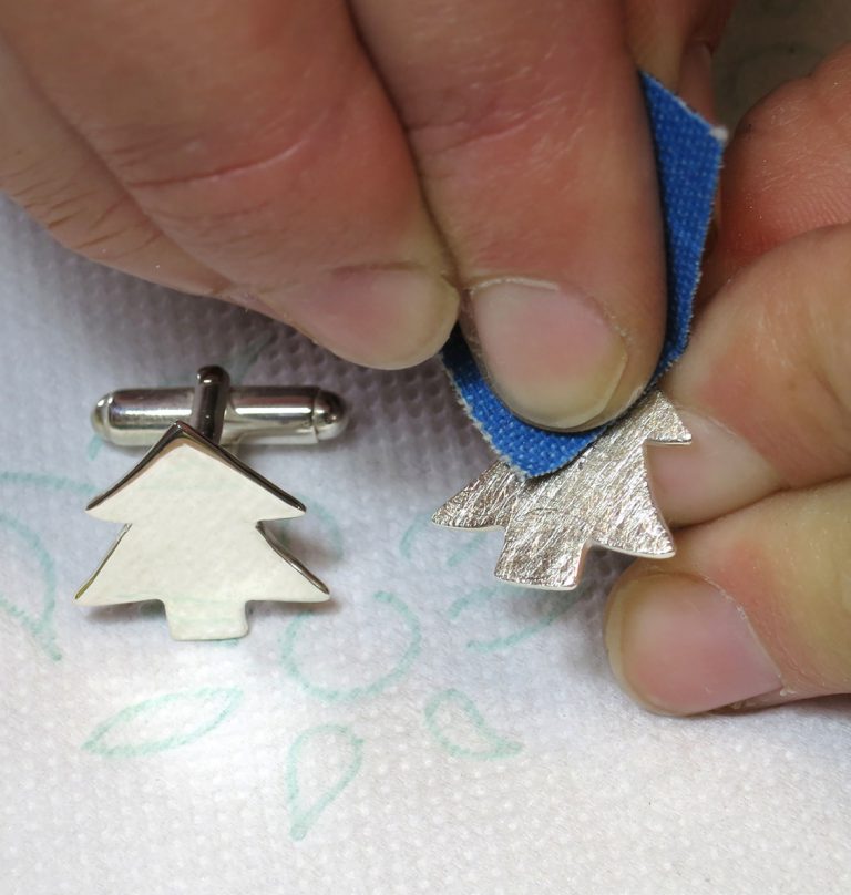 How to make Christmas tree cufflinks - The Bench