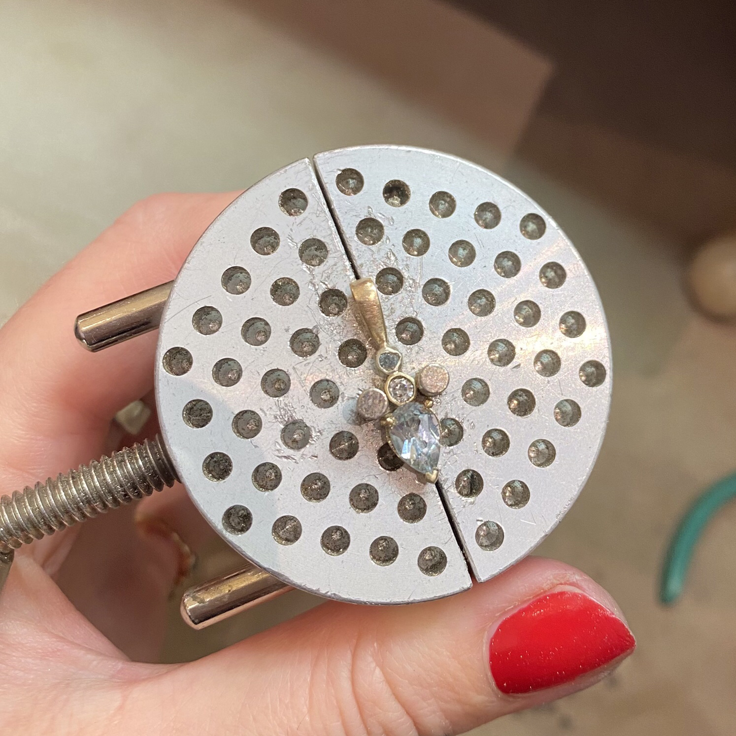 How to Make a Gold Three Stone Drop Pendant - The Bench