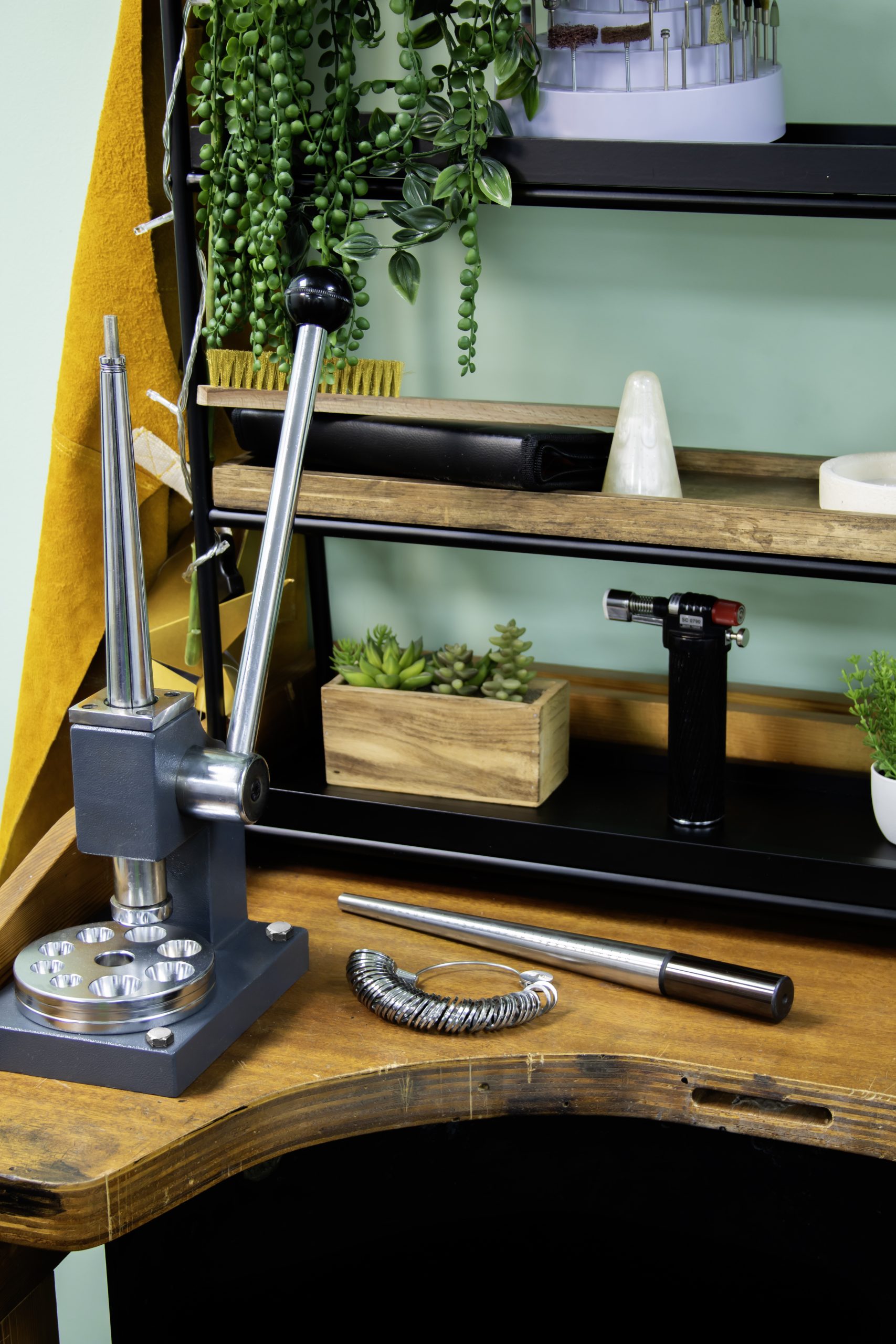 Everything You Need to Know About Ring Sizing - The Bench