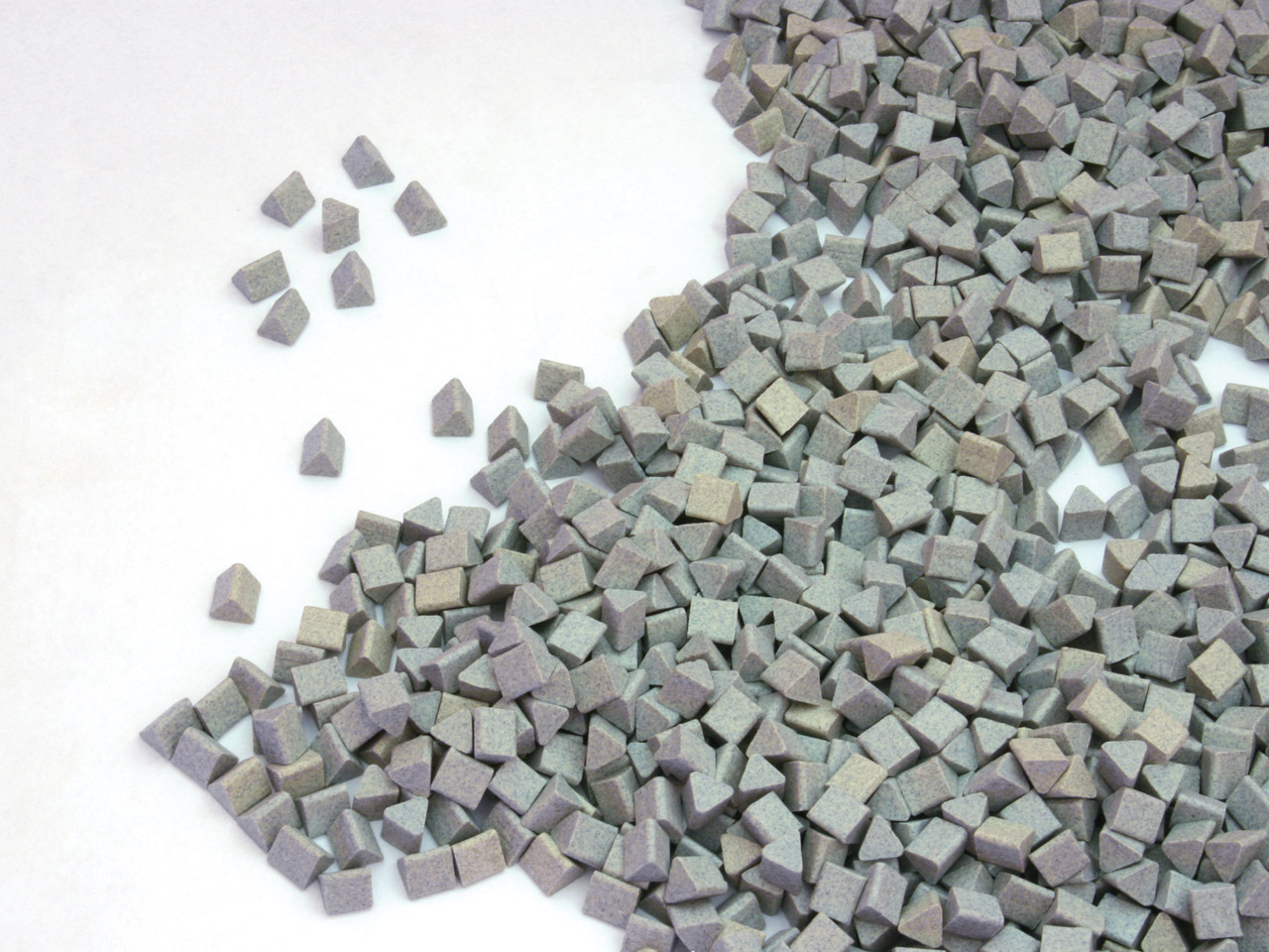 Ceramic Pyramid Chips 6mm 1kg - cooksongold.com