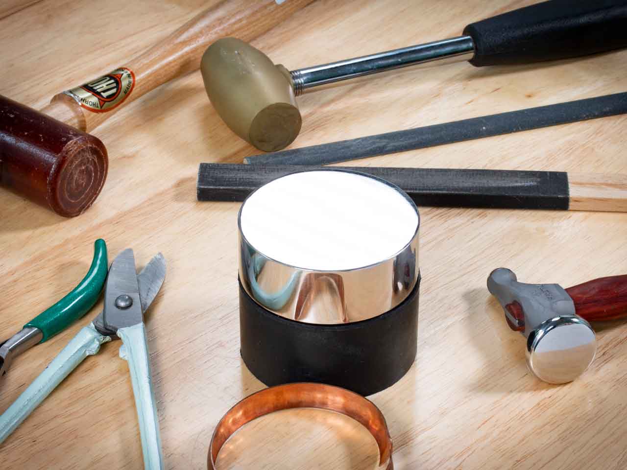 Bench Block Anvil Flat With Rubber Base - cooksongold.com