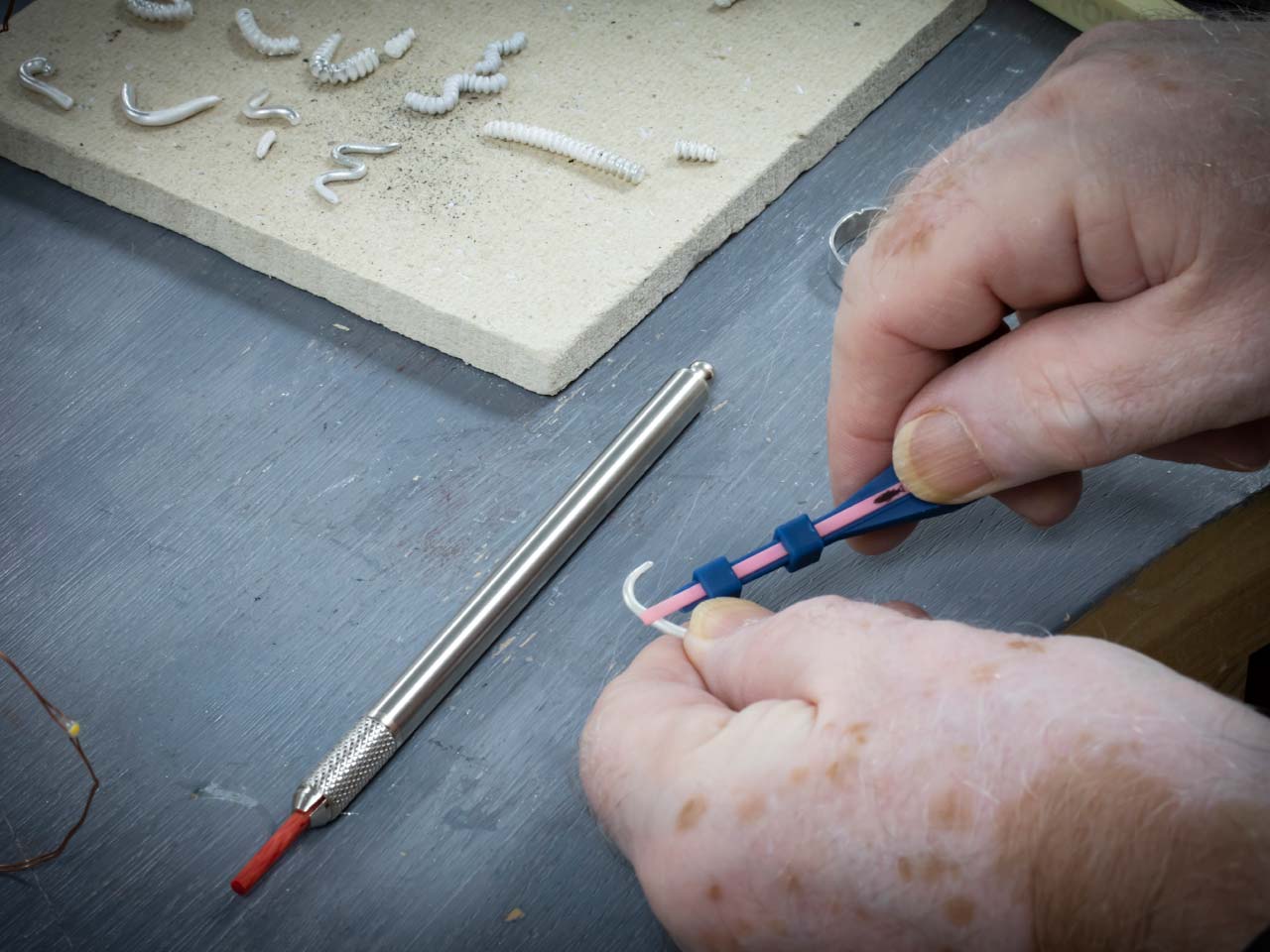 Vallorbe Pillar 2mm Ceramic File Holder - cooksongold.com