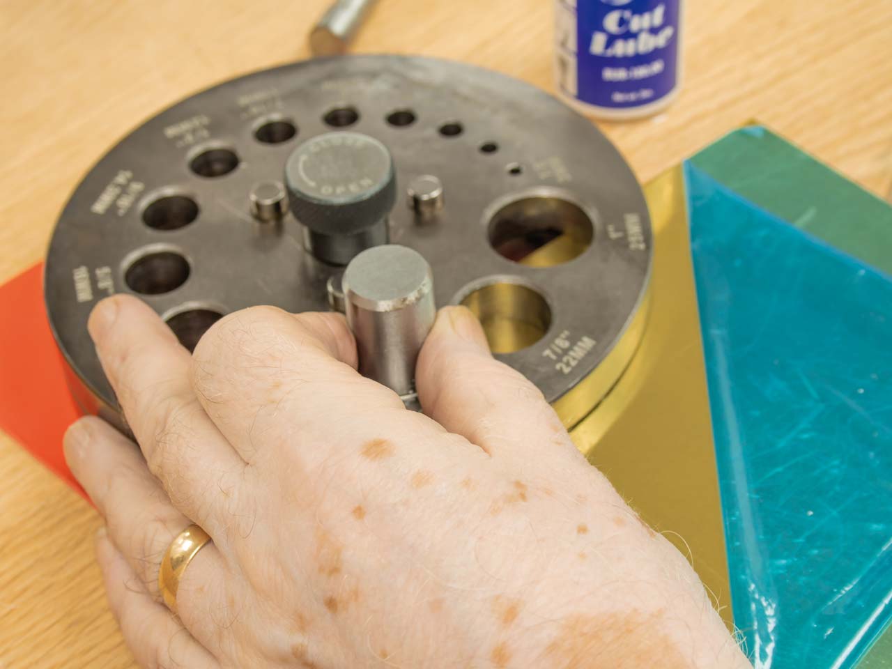 Artisan Round Disc Cutter Set Of 14 Sizes | Cooksongold | Jewellery ...