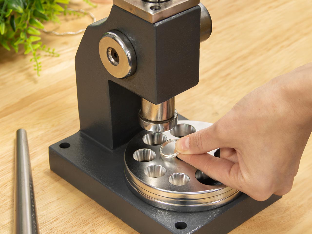 Ring Stretcher Reducer Pro | Cooksongold - cooksongold.com