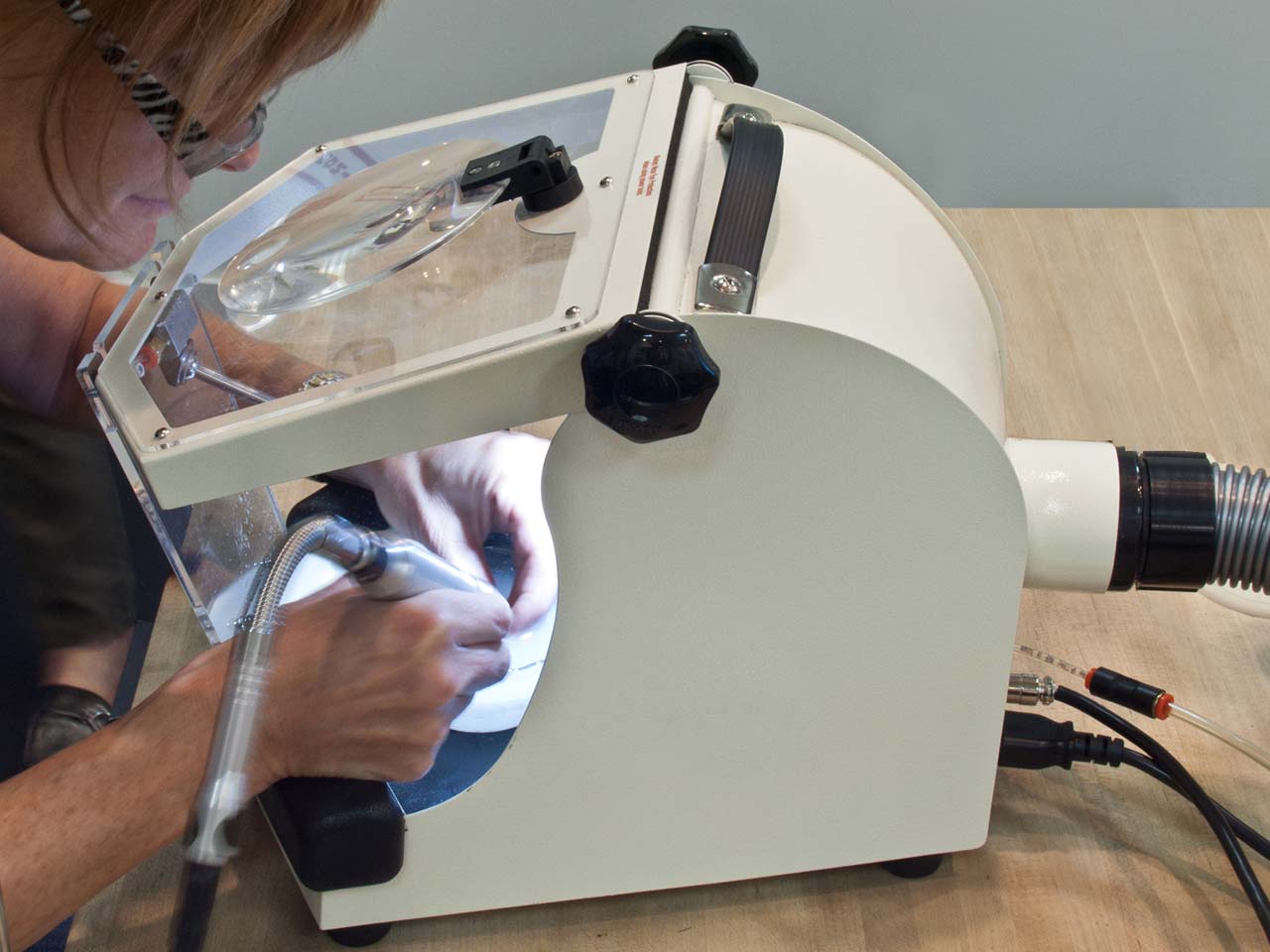 Foredom Work Chamber With Extraction - cooksongold.com